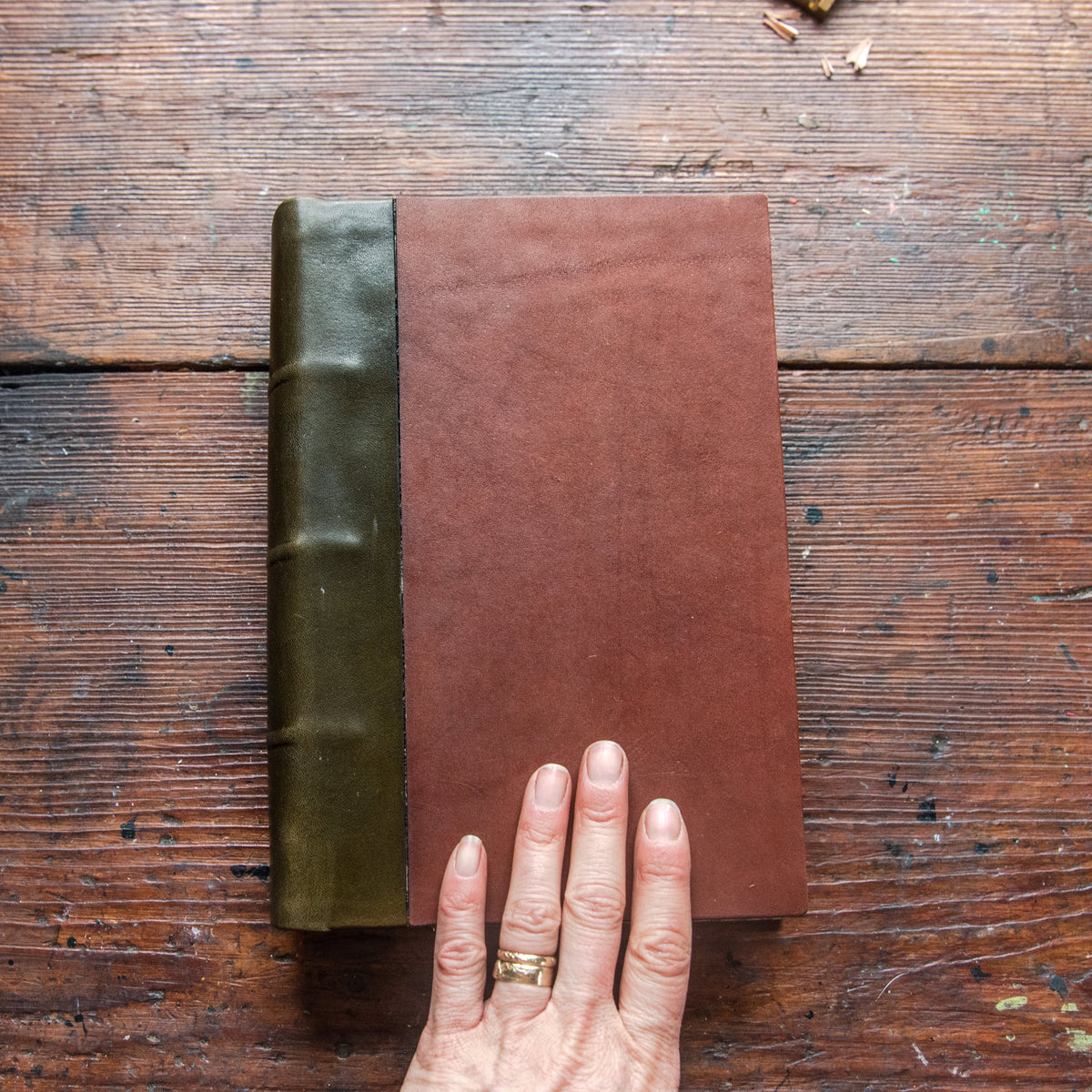 Carson Hand-Bound Leather Tome (Green) – Peg and Awl